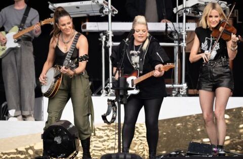 Laura Lynch, founding member of 'Dixie Chicks,' dies in car crash ...