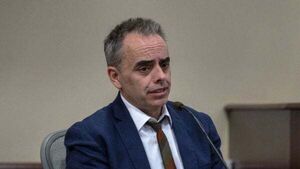 Film director shot by Alec Baldwin says it felt like being hit by bat ...