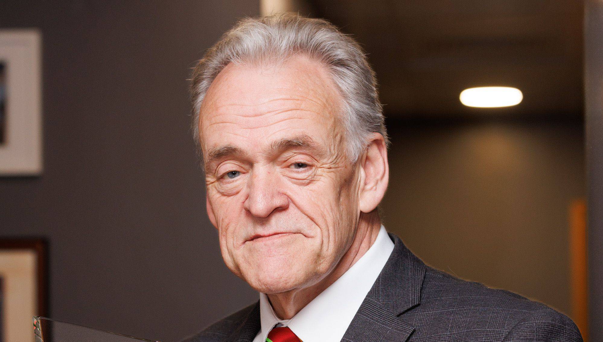 Fairgreen manager John honoured by his peers at Cavan conference - News - Carlow Nationalist