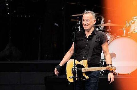 Bruce Springsteen pays tribute to Shane MacGowan with cover of 'A Rainy ...