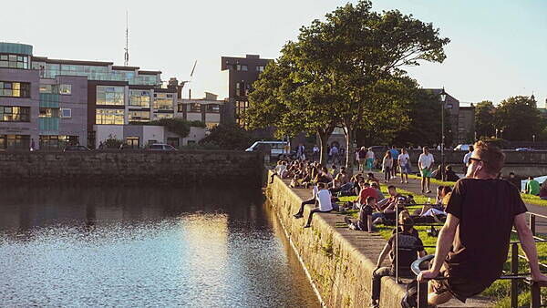 Weekend temperatures forecast to reach 25 degrees - National News ...